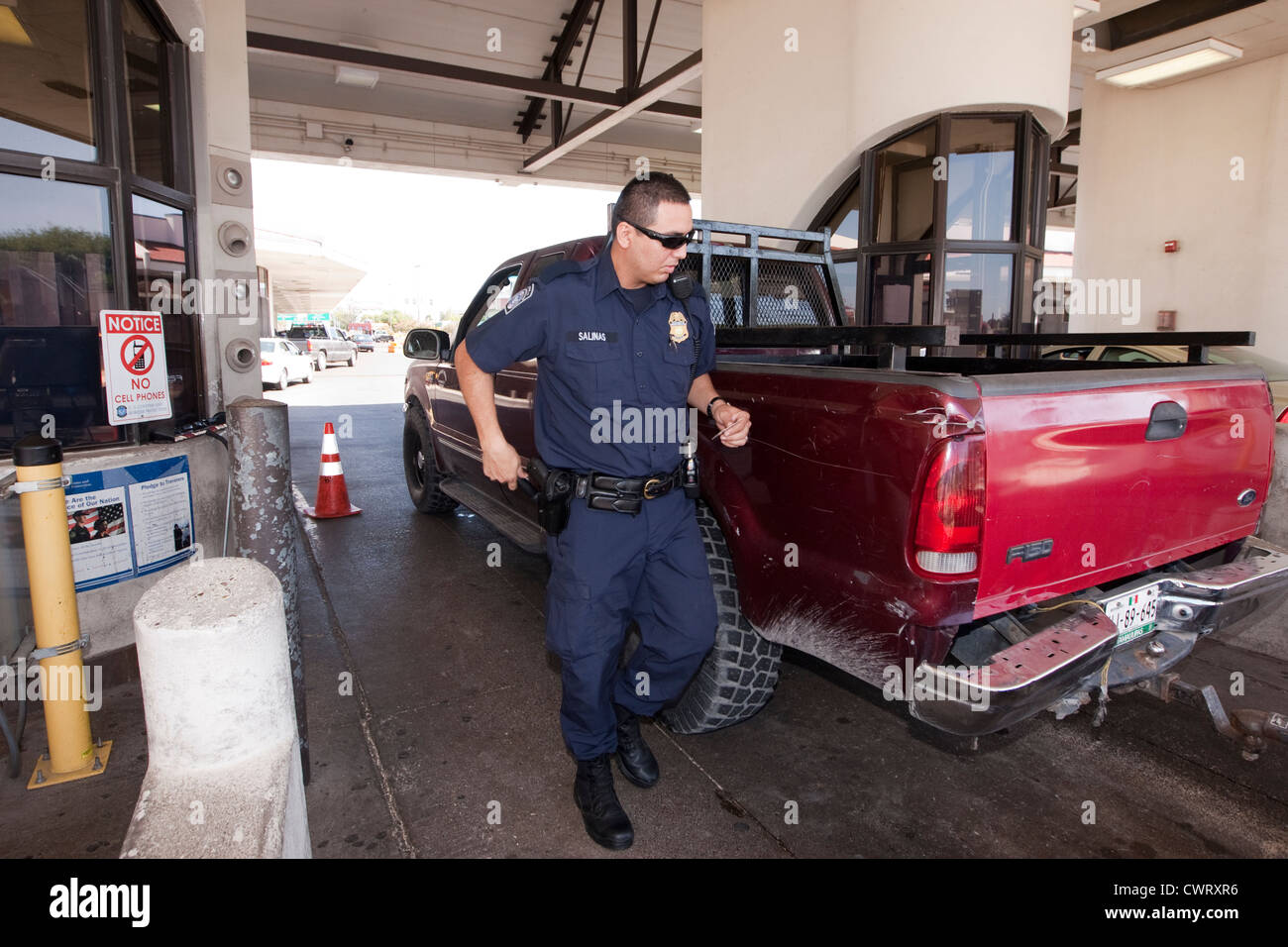 U.S Customs and Border Protection inspect cars, ask for documentation ...