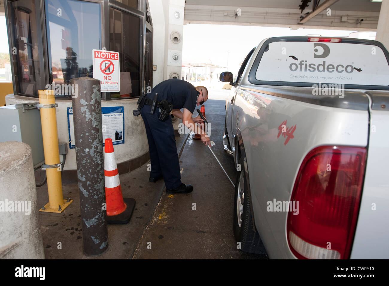 U s mexico border inspection hi-res stock photography and images - Alamy
