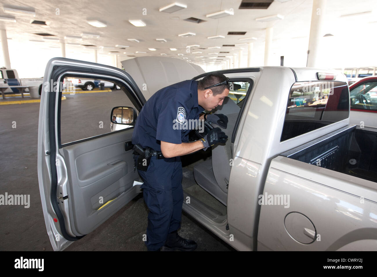 U s mexico border inspection hi-res stock photography and images - Alamy