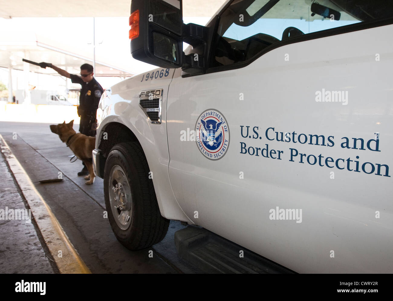 U.S Customs and Border Protection inspect cars, ask for documentation ...