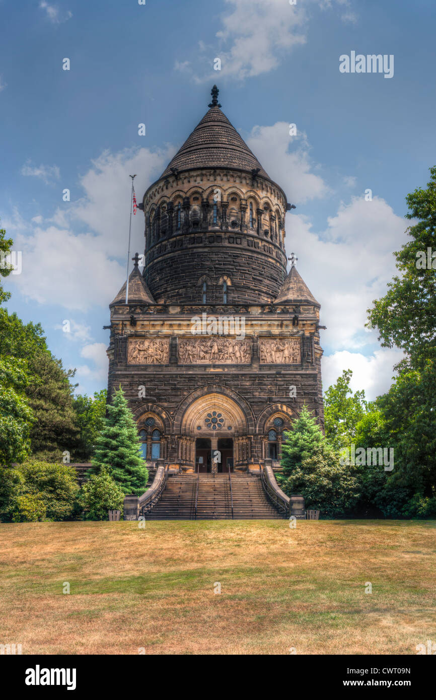 The exterior of the James A. Garfield Monument located in Lake View ...
