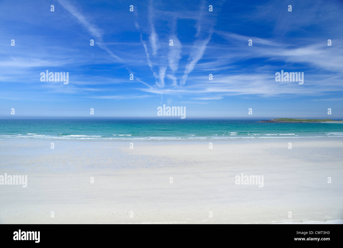 Curved horizon ocean beach hi-res stock photography and images - Alamy