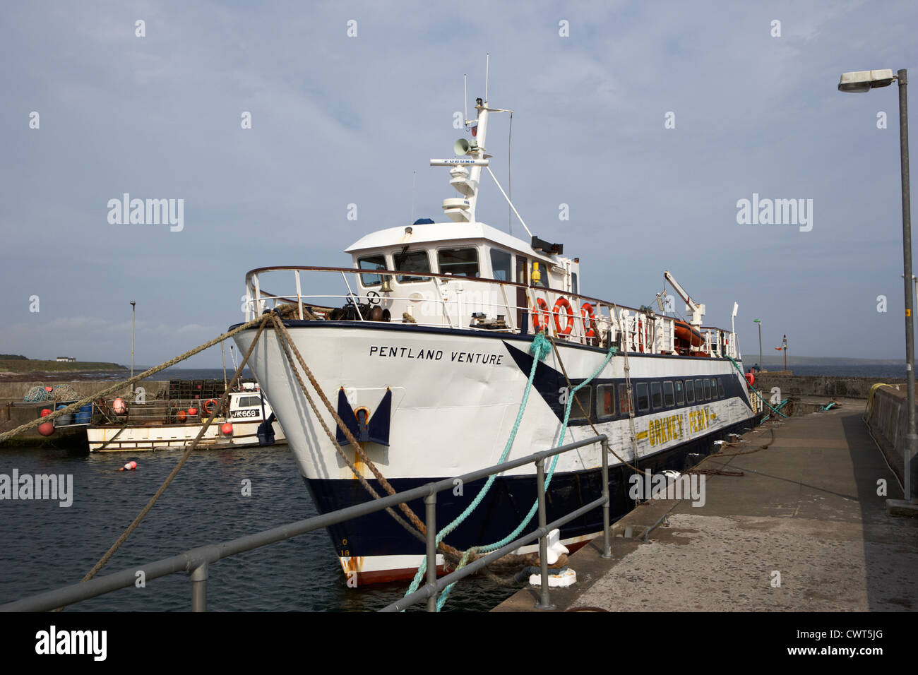 the orkney ferry in John O'Groats harbour scotland uk Stock Photo - Alamy
