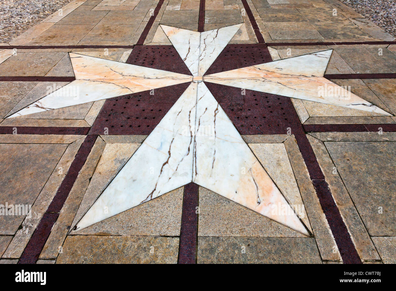 Knights of malta cross hi-res stock photography and images - Alamy