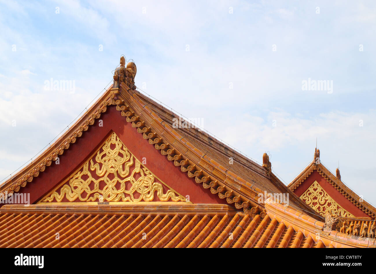 Blue chinese statue hi-res stock photography and images - Alamy