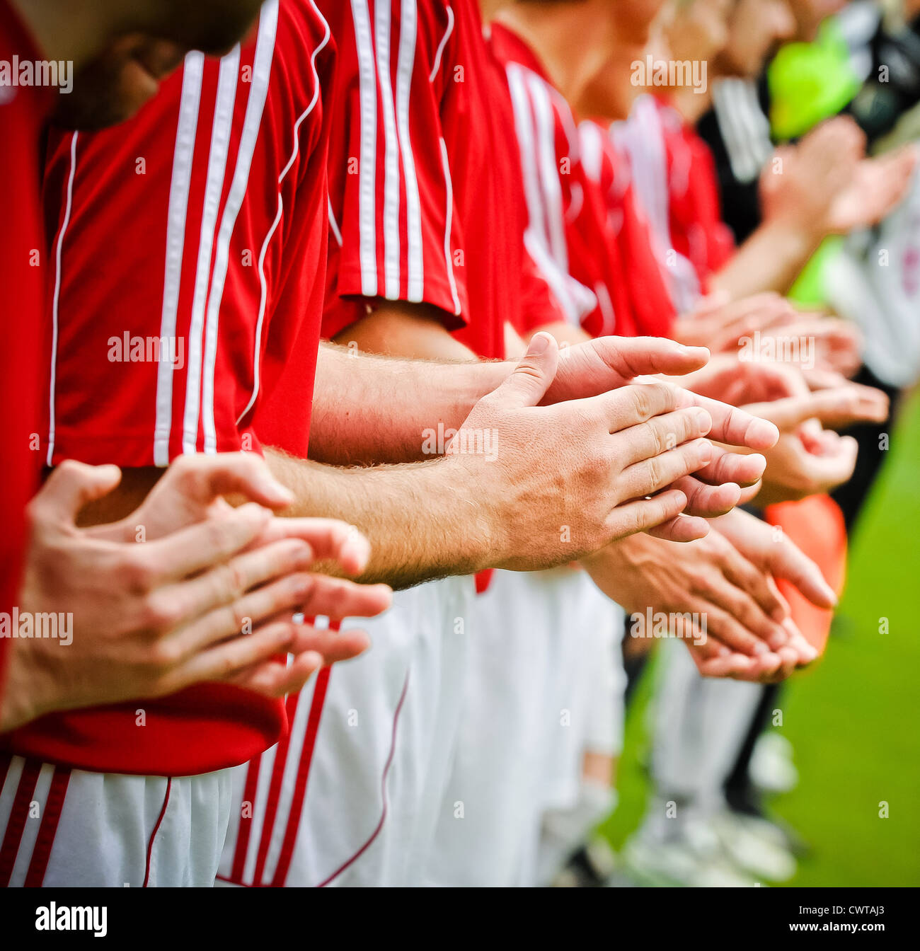 Soccer players clapping hi-res stock photography and images - Alamy