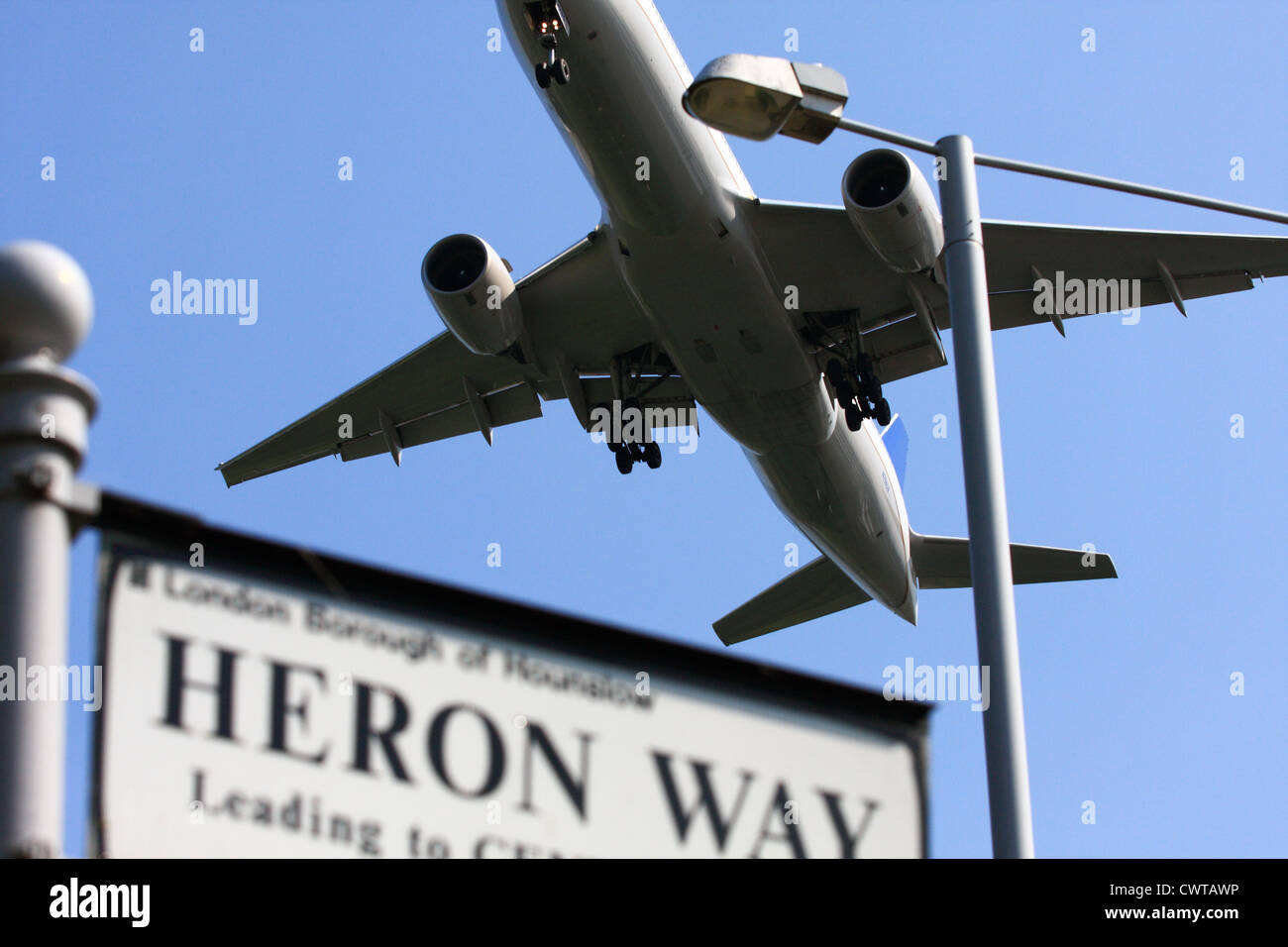 Low flying aircraft sign hi-res stock photography and images - Alamy