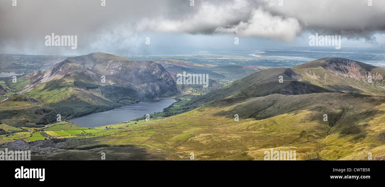 Mount snowdon weather hi-res stock photography and images - Alamy