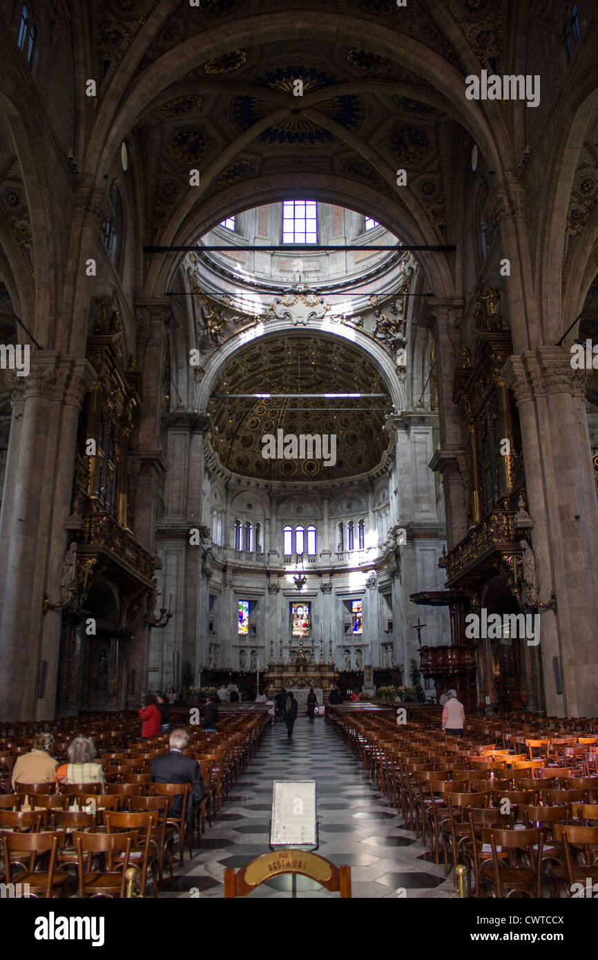 Interior of como duomo hi-res stock photography and images - Alamy