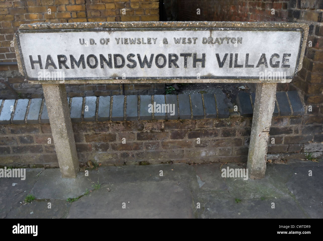 Harmondsworth village hi-res stock photography and images - Alamy