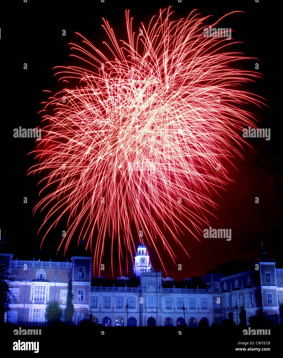 Shell burst hi-res stock photography and images - Alamy