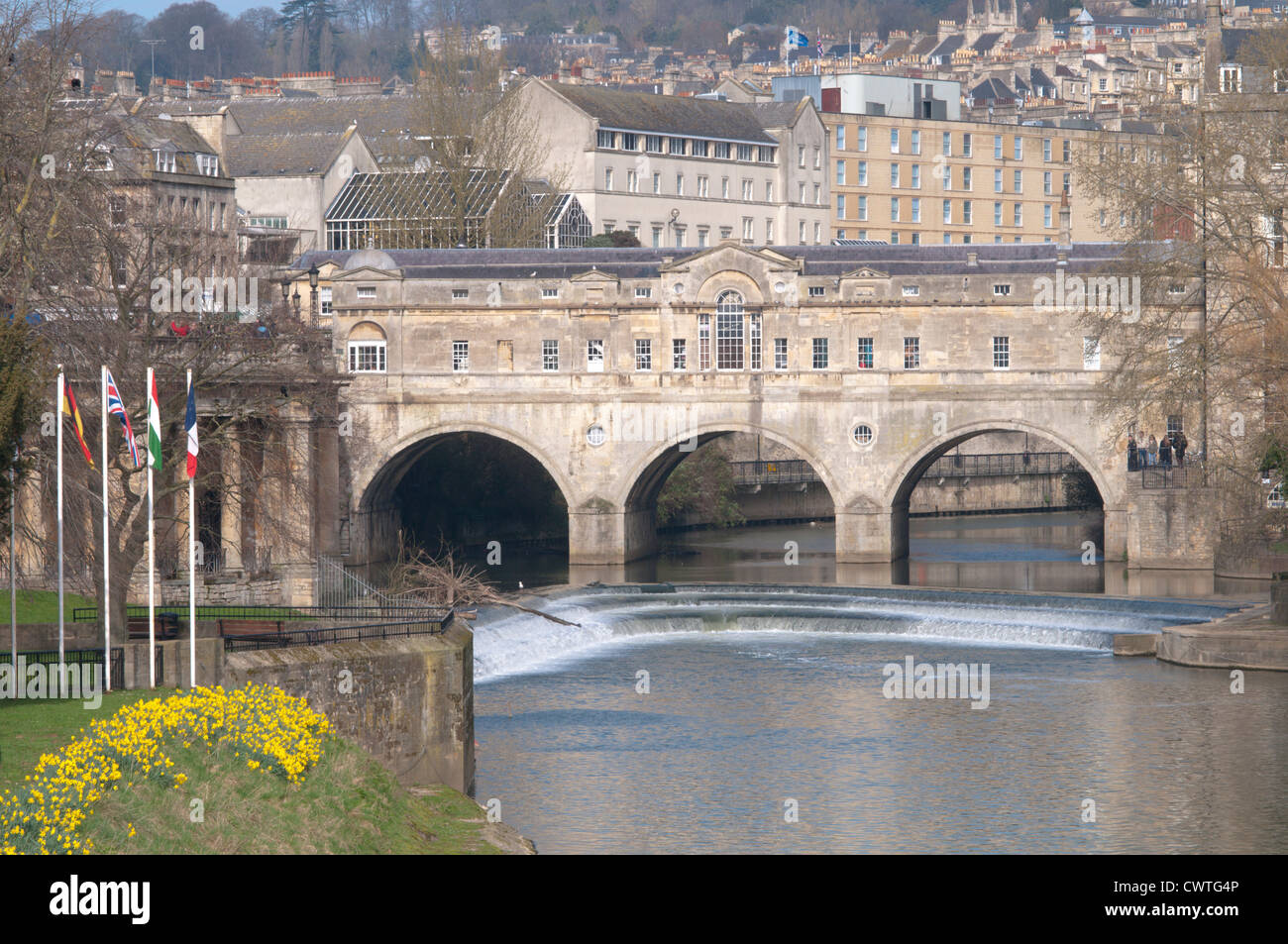 City of Bath, Somerset, UK. View up the River Avon to Pulteny Bridge ...