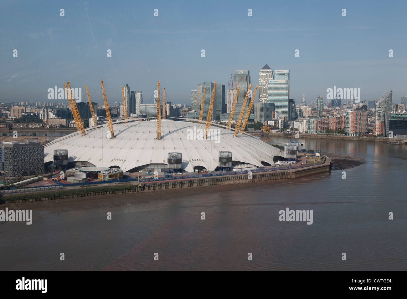 The Emirates Air Line Cable Car system crossing the River Thames from ...