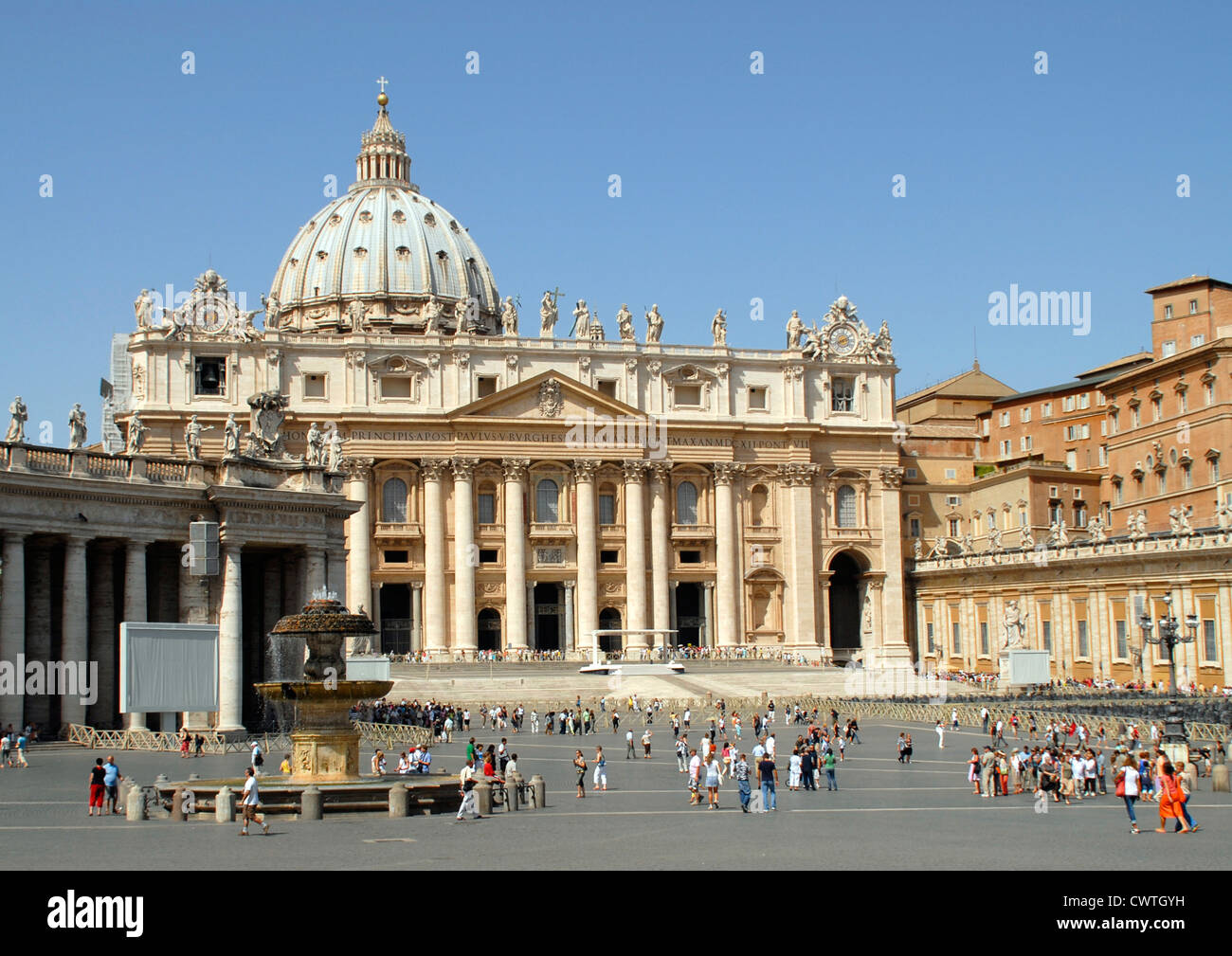 Rome, Basilica of St Peter in the Vatican Stock Photo - Alamy