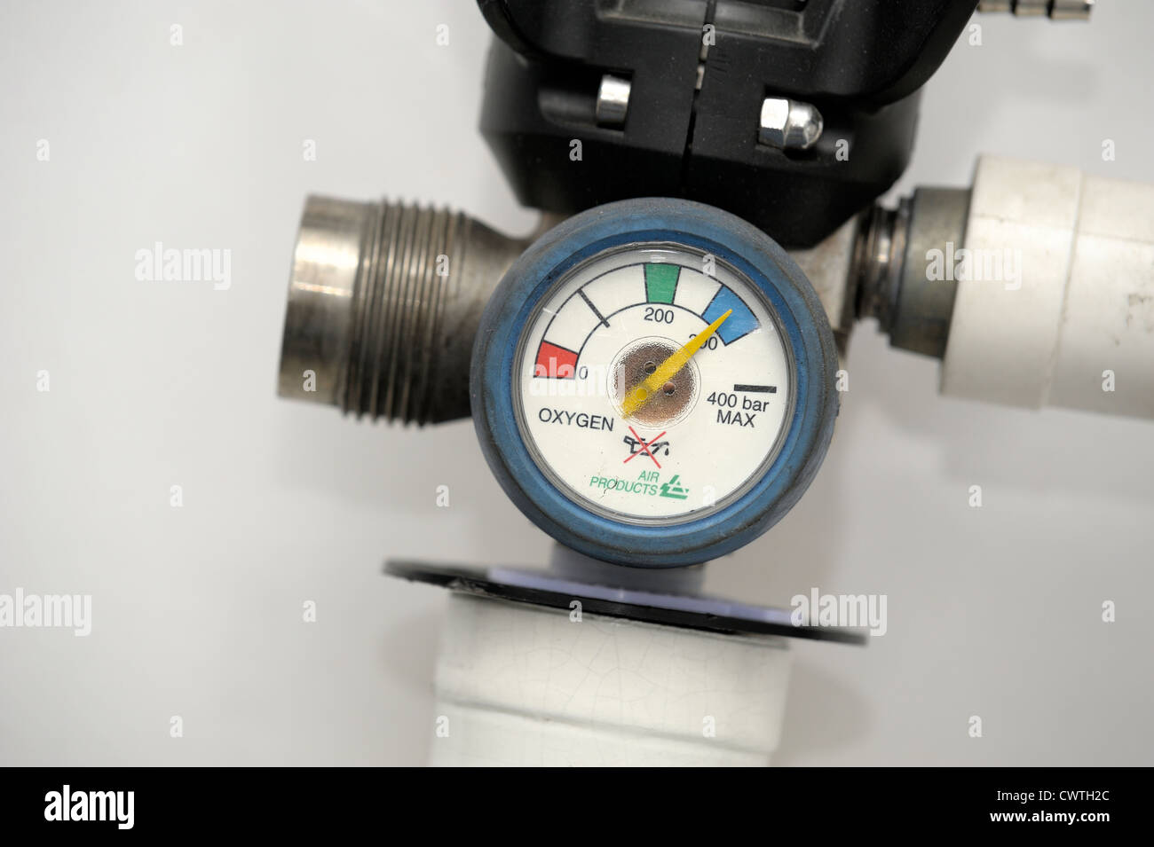 Oxygen cylinder hi-res stock photography and images - Alamy