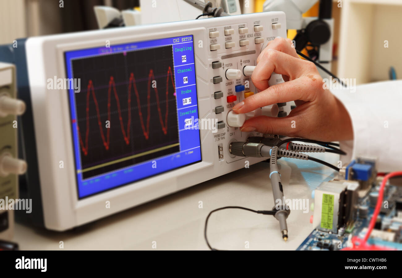 Oscilloscope hi-res stock photography and images - Alamy