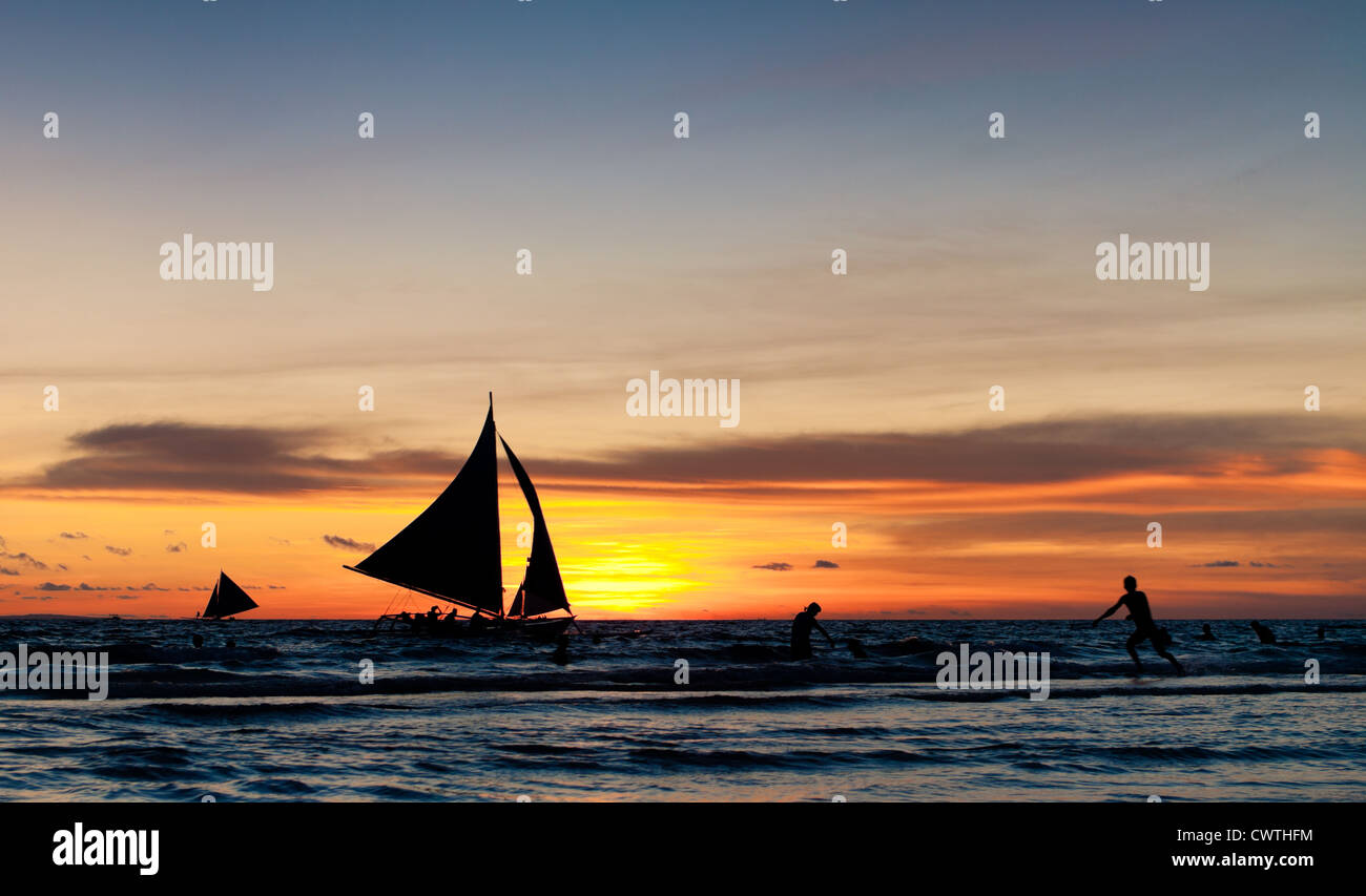 Sailing sailboat sea ship beach hi-res stock photography and images - Alamy
