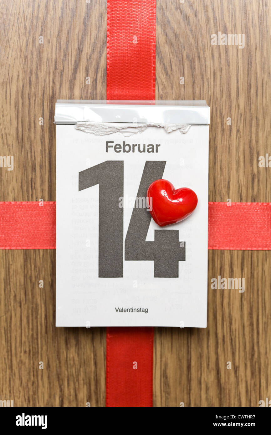 Red heart marking Valentine's Day on a calendar Stock Photo - Alamy