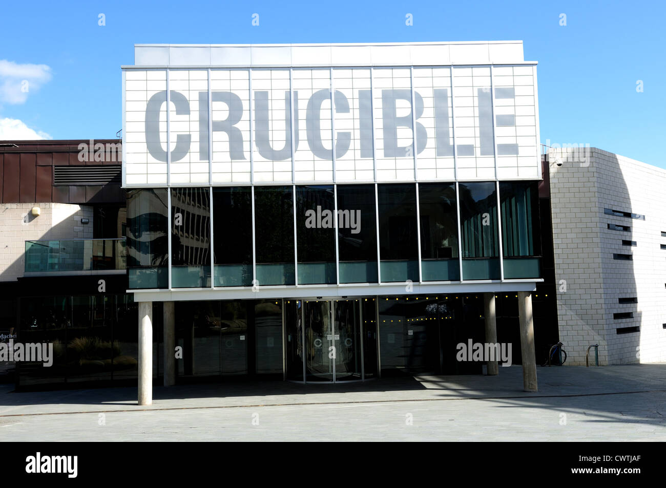 At the crucible hi-res stock photography and images - Alamy