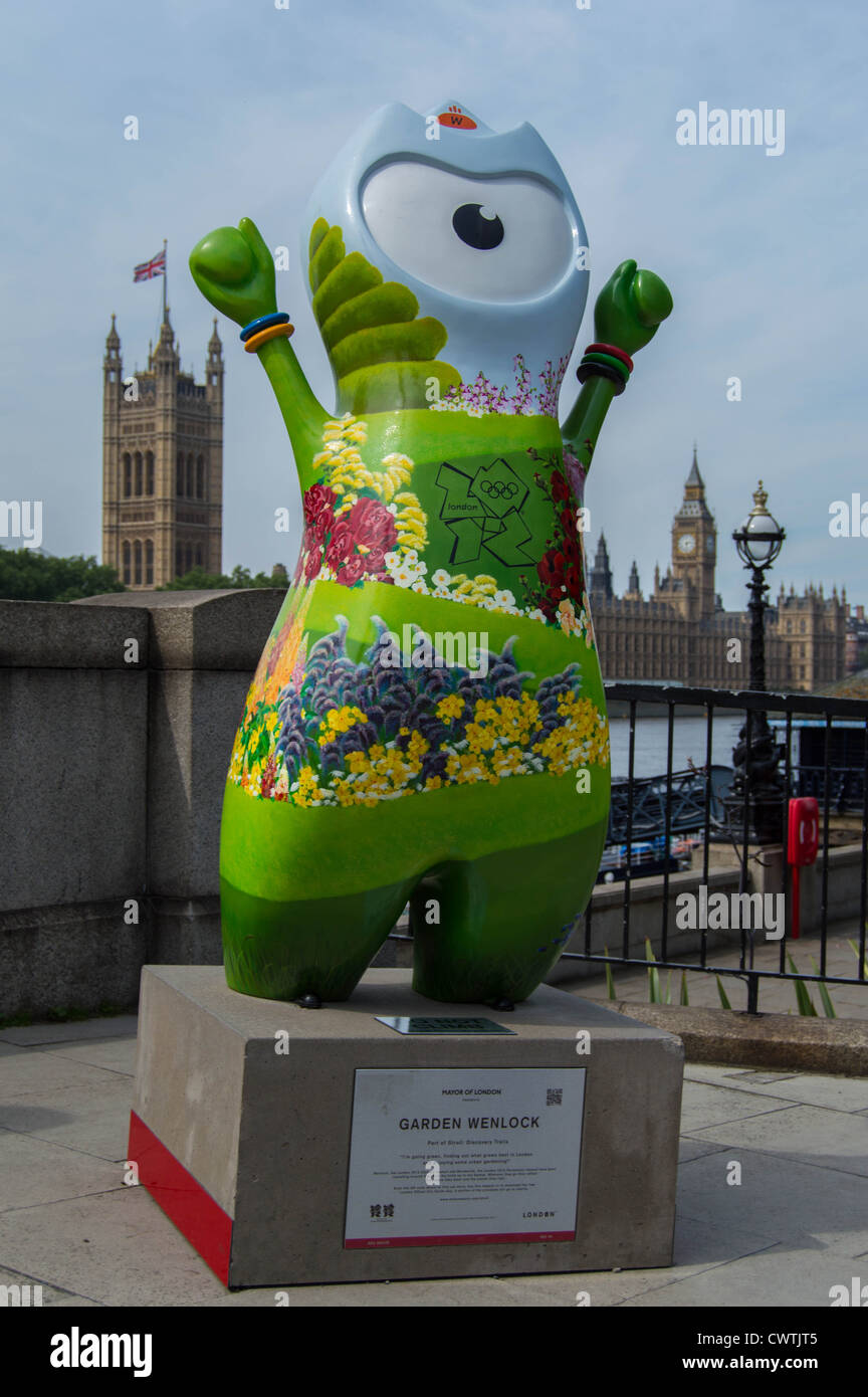 London 2012 olympic mascot hi-res stock photography and images - Alamy