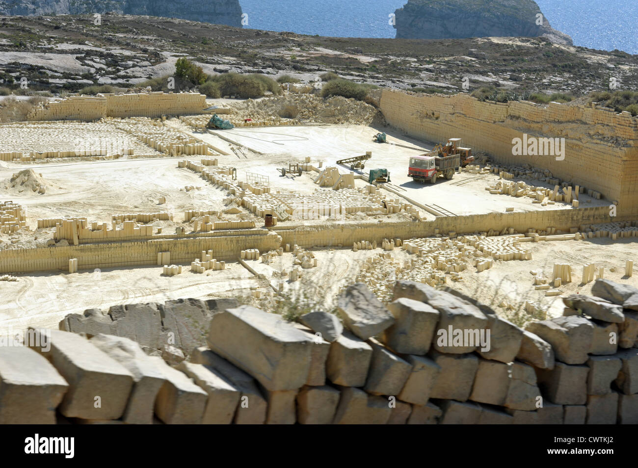 Limestone quarry hi-res stock photography and images - Alamy