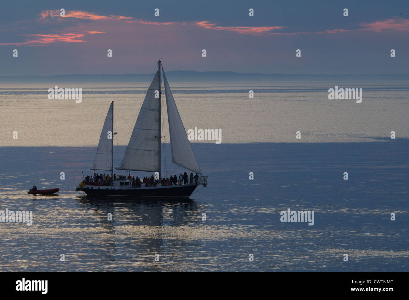 Ship setting sail hi-res stock photography and images - Alamy