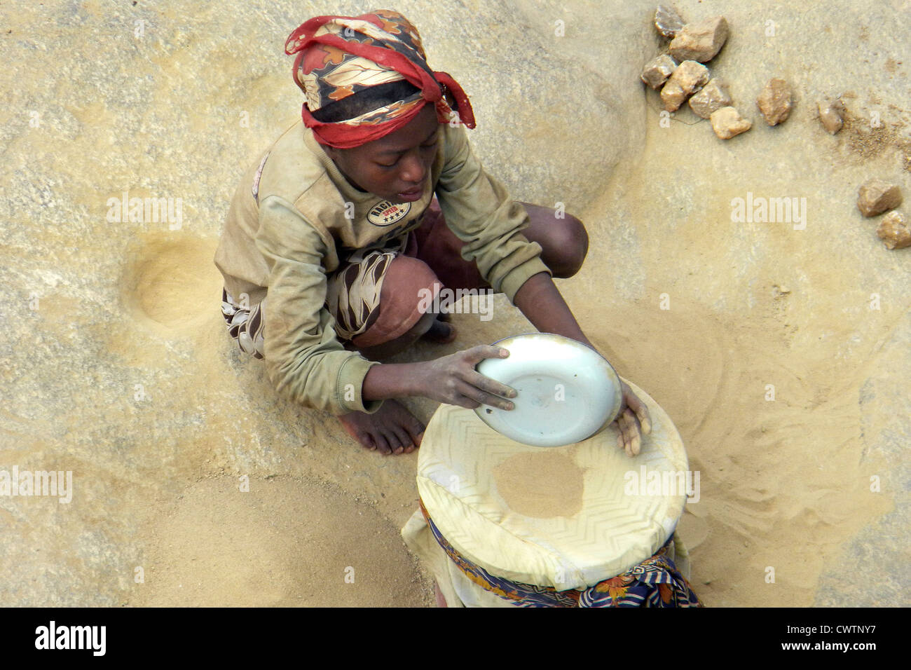 Madagascar, Antananarivo, "Gold fever" on local river Stock Photo - Alamy
