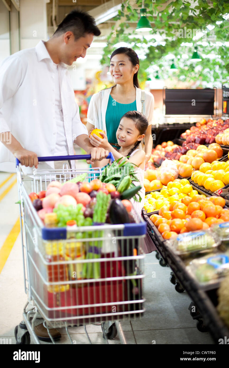 Family shopping in supermarket Stock Photo - Alamy