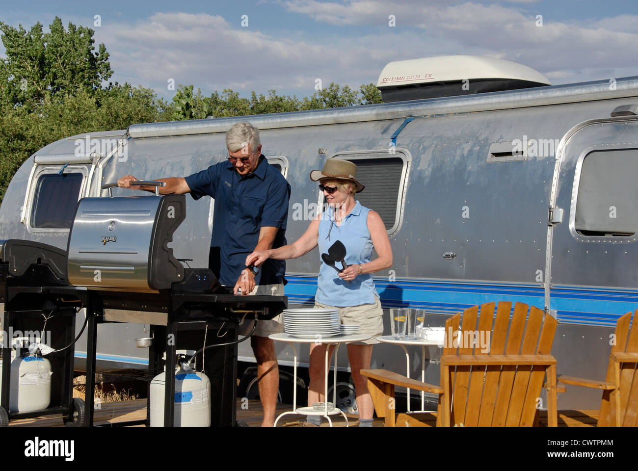 Drive in movie cars 1960's hi-res stock photography and images - Alamy