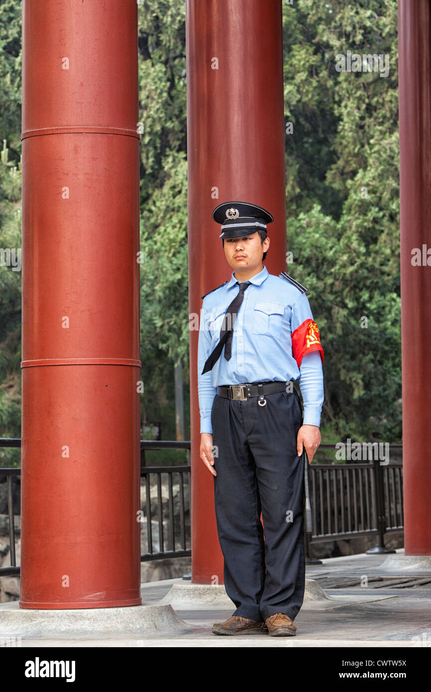 Guard at the Summer Palace. Beijing. China Stock Photo - Alamy