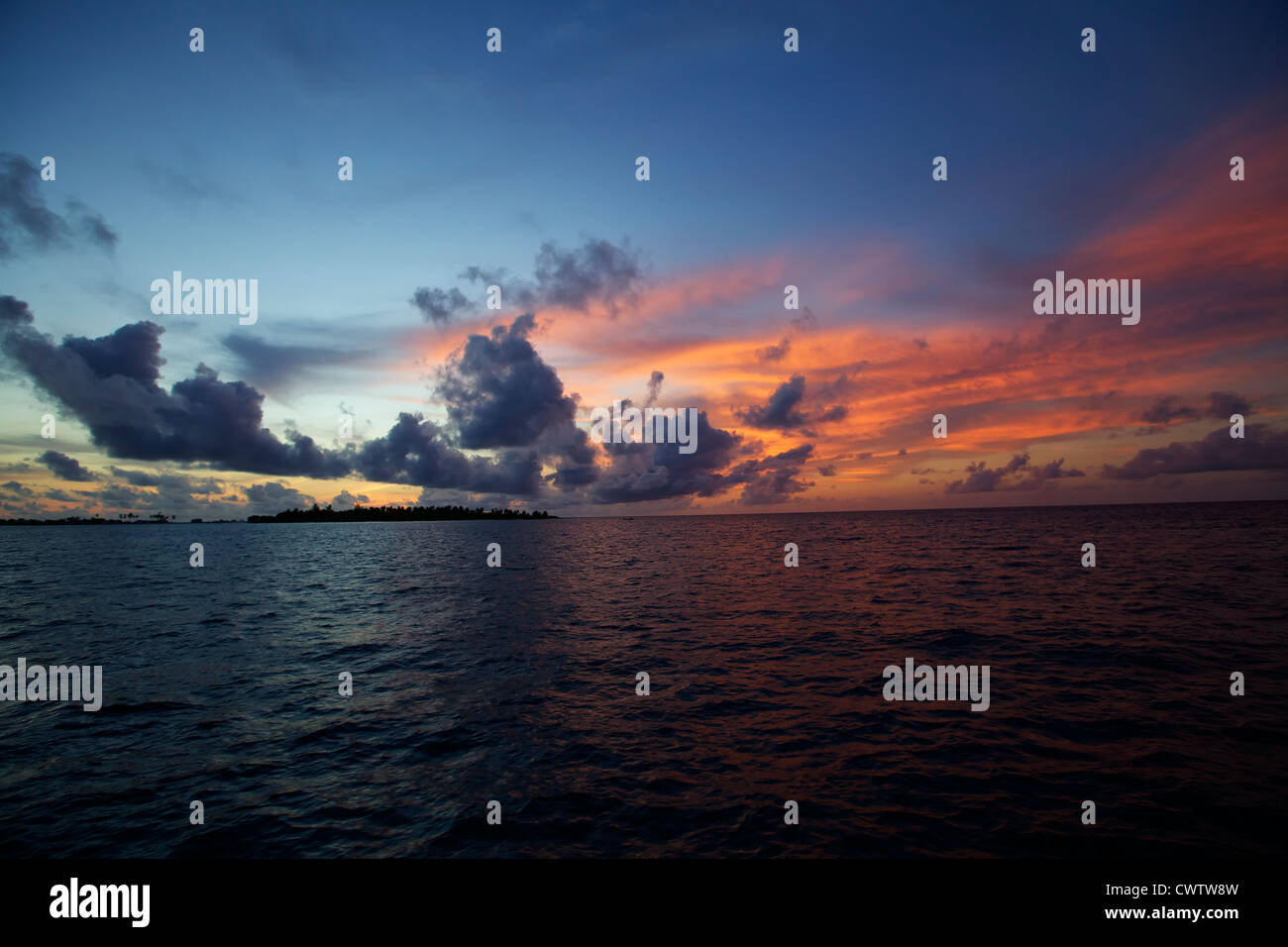 Maldives night sky hi-res stock photography and images - Alamy