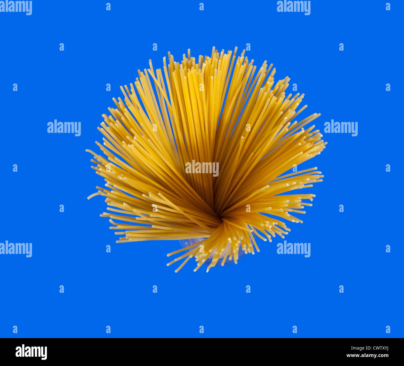 Straight pasta hi-res stock photography and images - Alamy