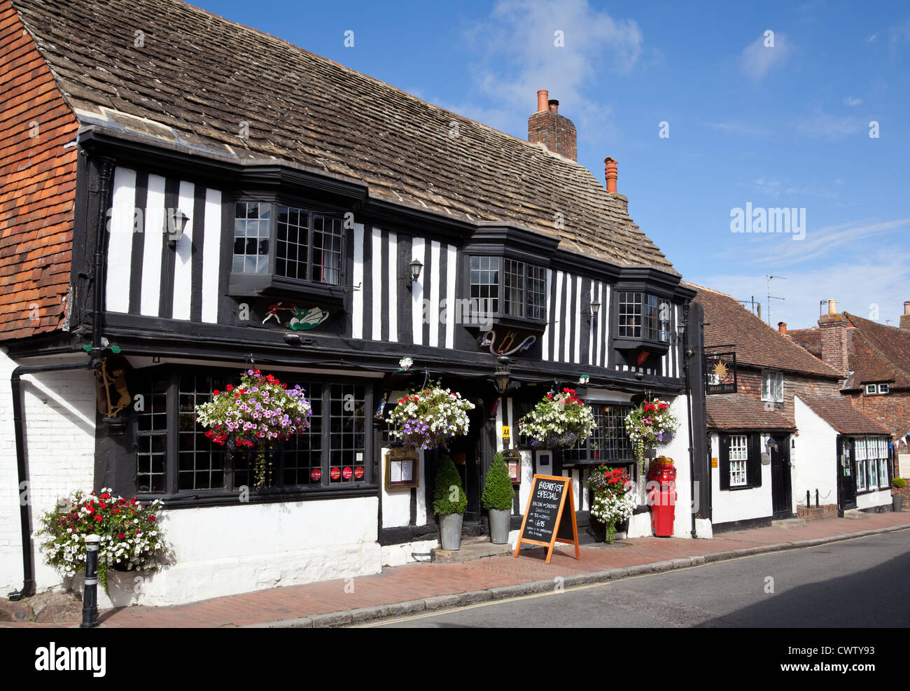 Outside the star inn hi-res stock photography and images - Alamy