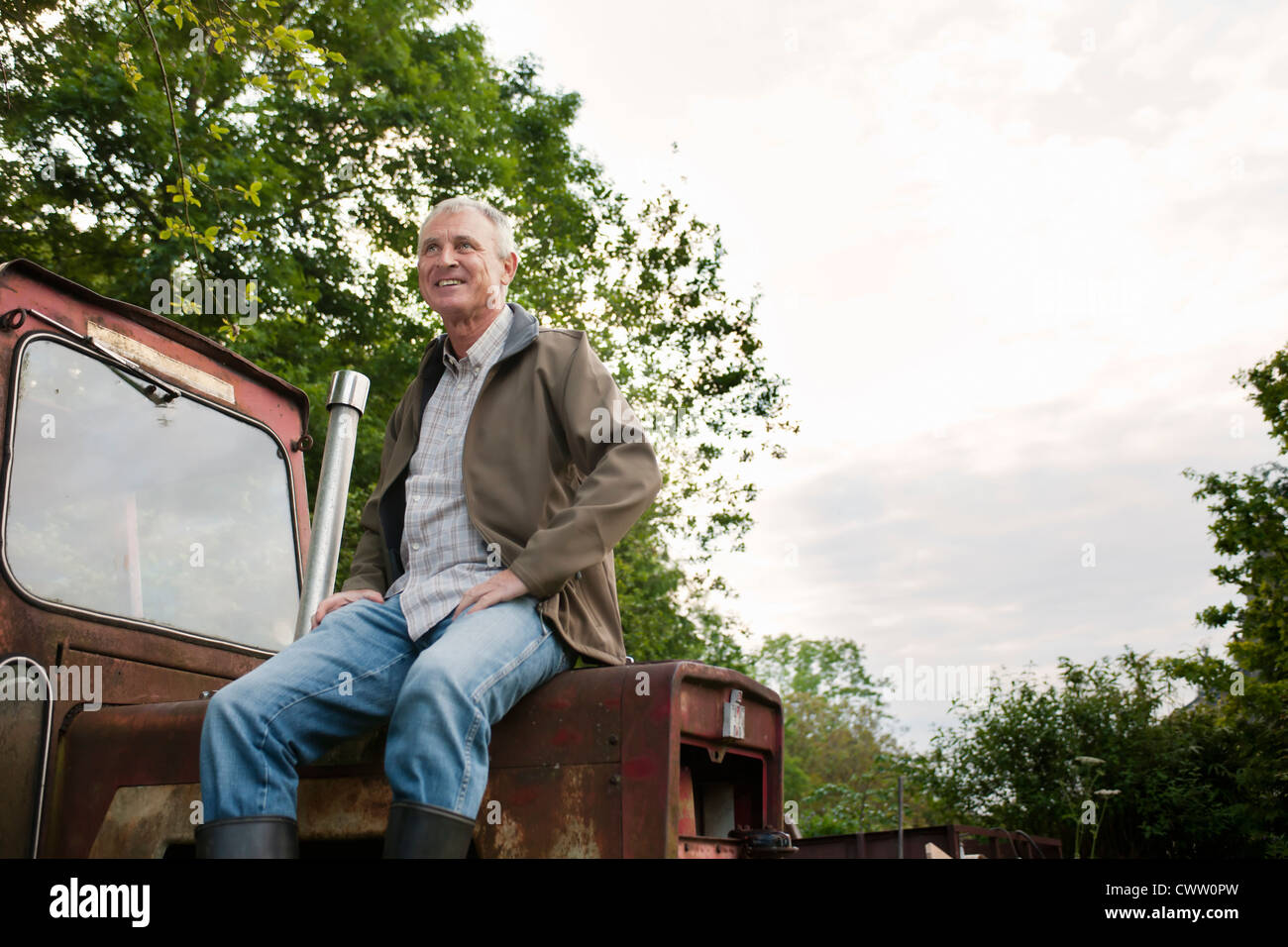 Seated old gentleman sitting hi-res stock photography and images - Alamy