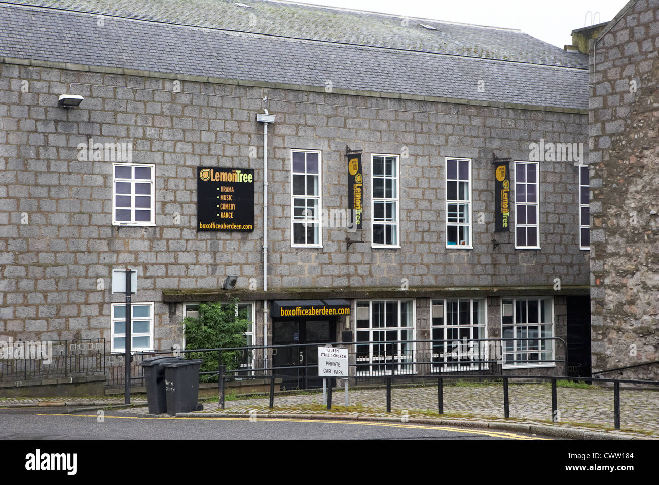 Lemon tree uk hi-res stock photography and images - Alamy