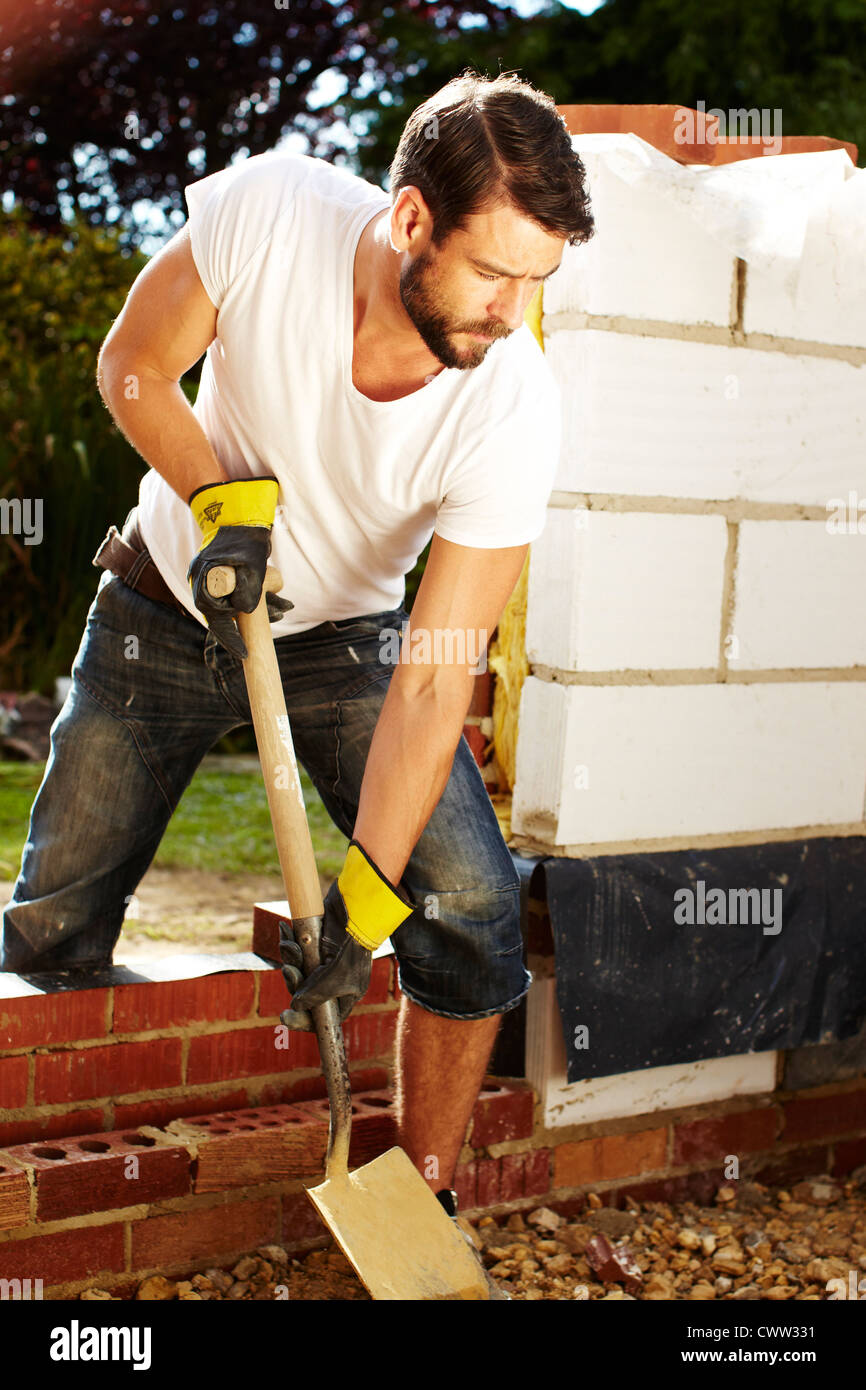 Builder spade hi-res stock photography and images - Alamy