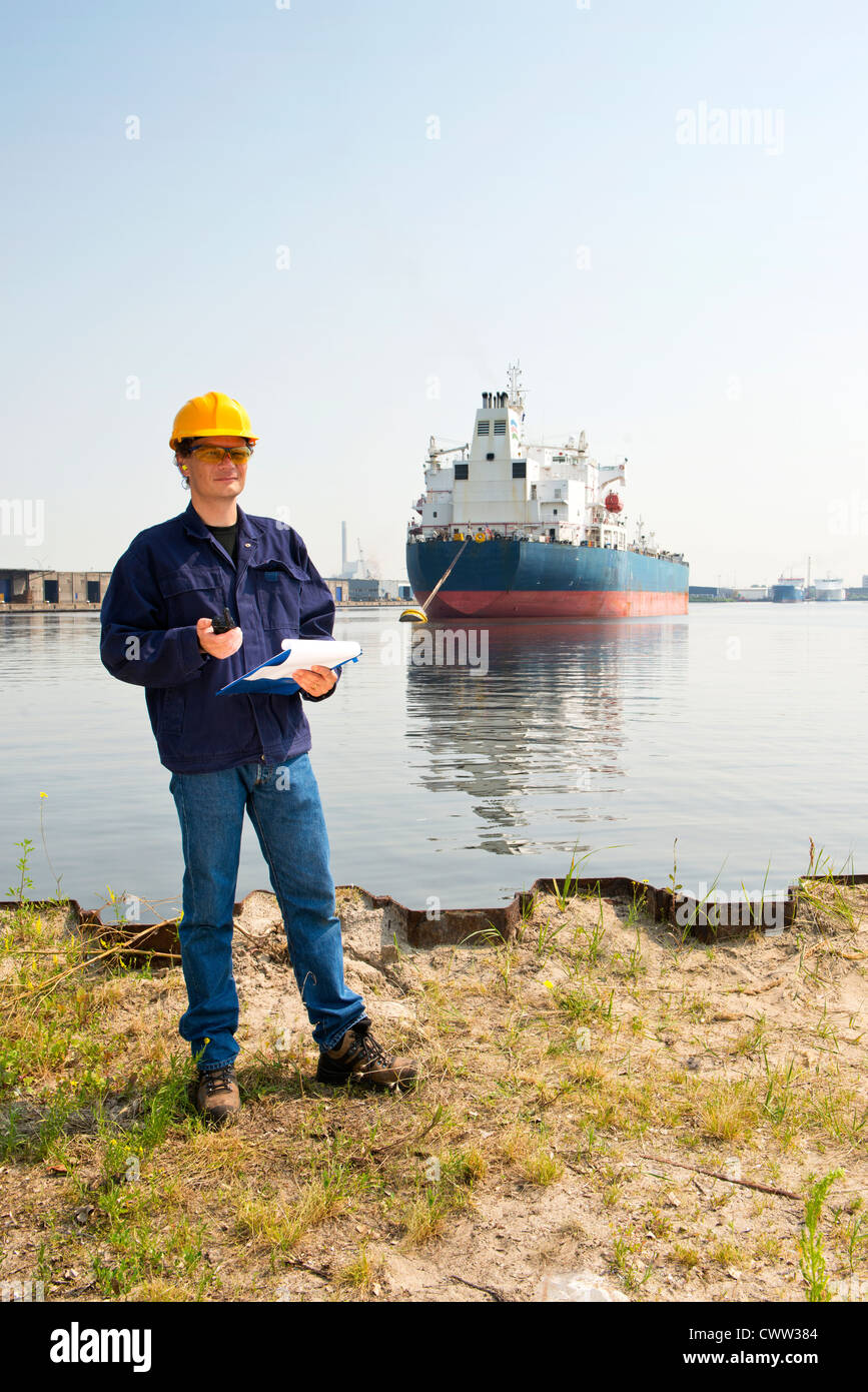 Oil tanker docking hi-res stock photography and images - Alamy