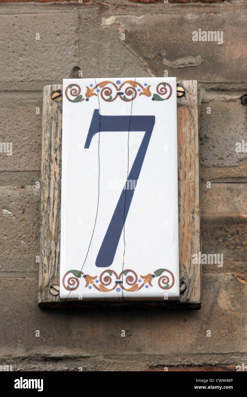 House number 7 sign hi-res stock photography and images - Alamy