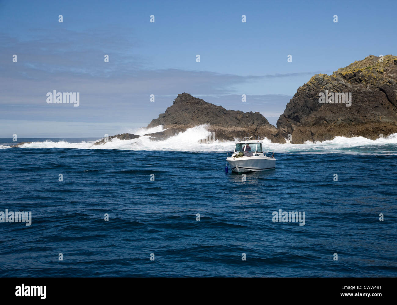 Dangerous rocks hi-res stock photography and images - Alamy