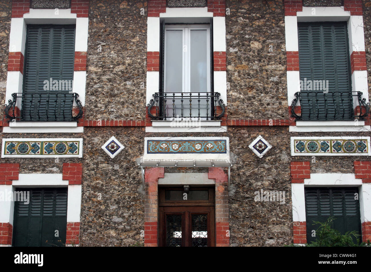 Paris cement building hi-res stock photography and images - Alamy