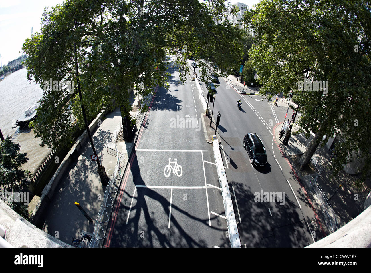 London cycle lane hi-res stock photography and images - Alamy