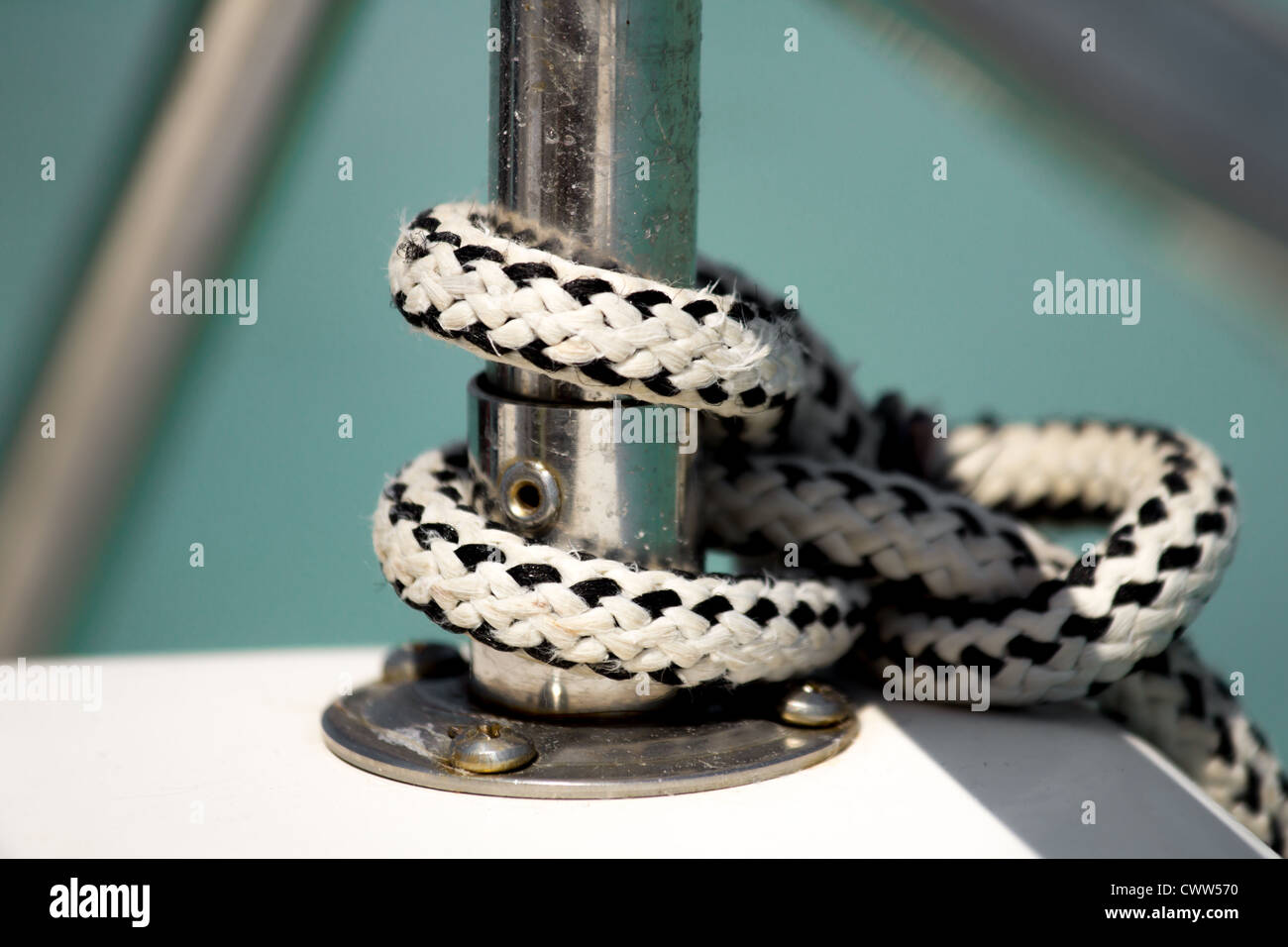 Boat railing rope hi-res stock photography and images - Alamy