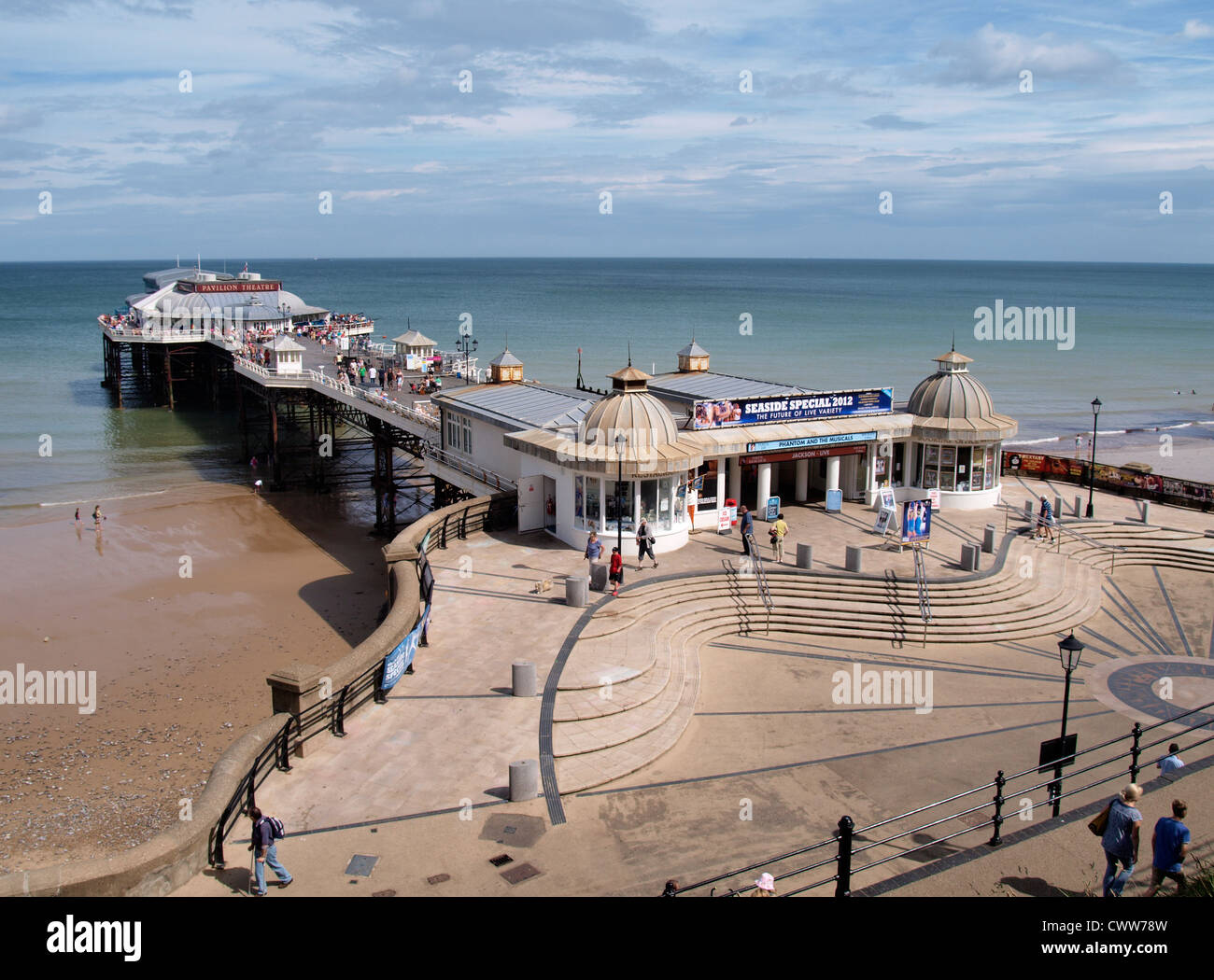 Cromer beach norfolk summer hi-res stock photography and images - Alamy