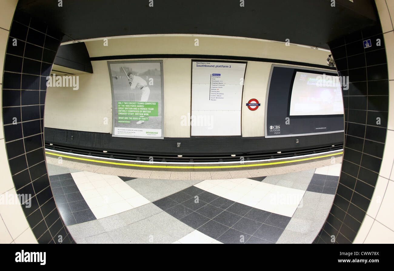 Waterloo underground station hi-res stock photography and images - Alamy
