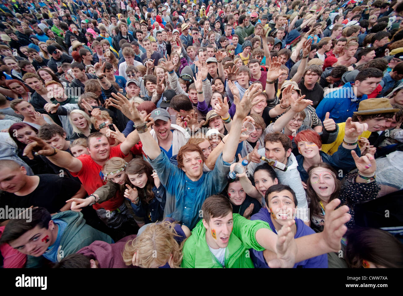 Raining on outdoor stage hi-res stock photography and images - Alamy