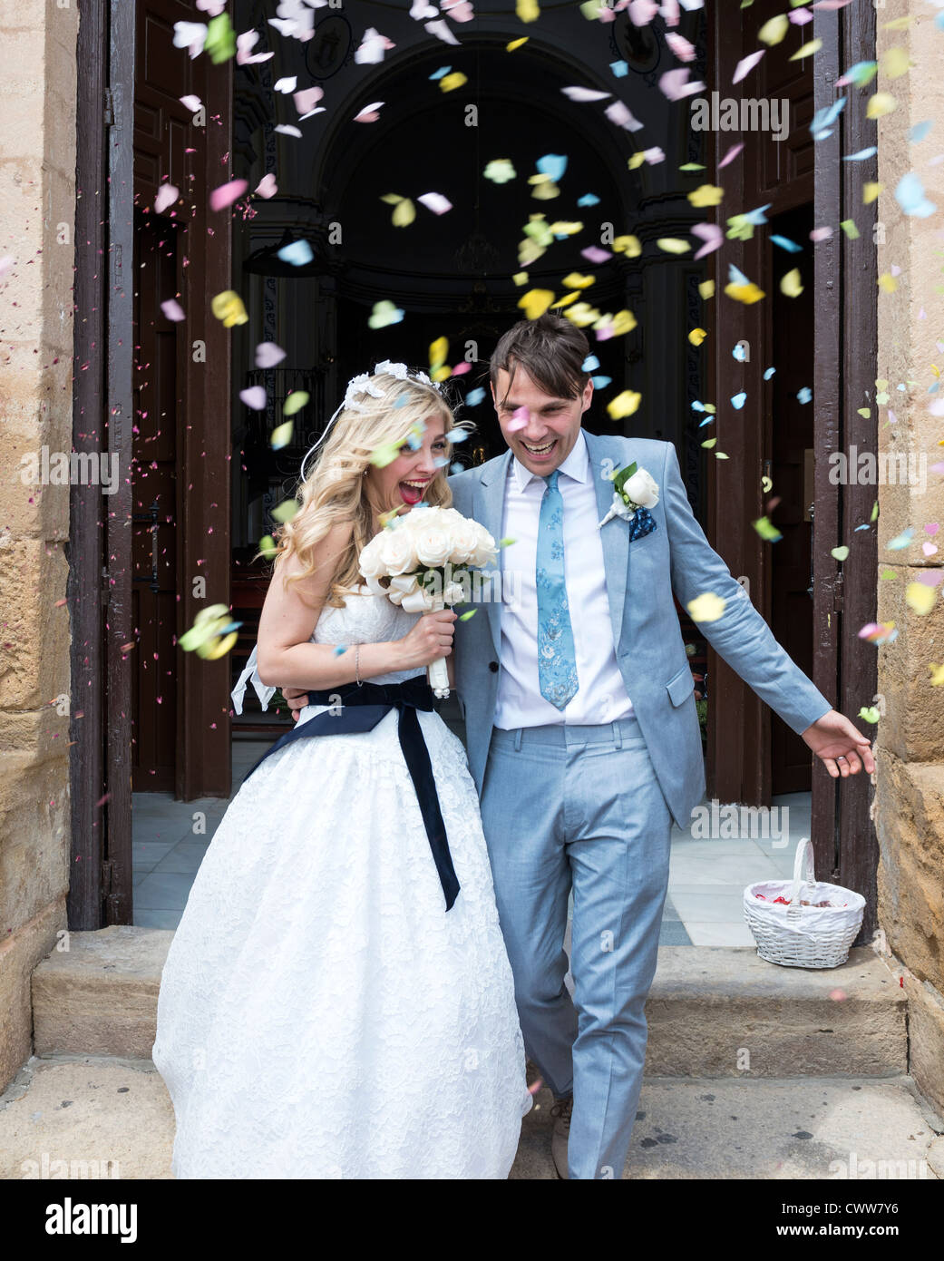 Confetti being thrown hi-res stock photography and images - Alamy