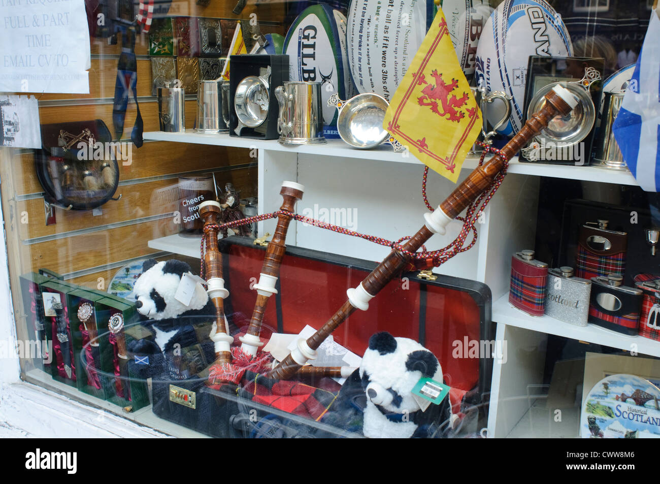 Trinkets store hi-res stock photography and images - Alamy