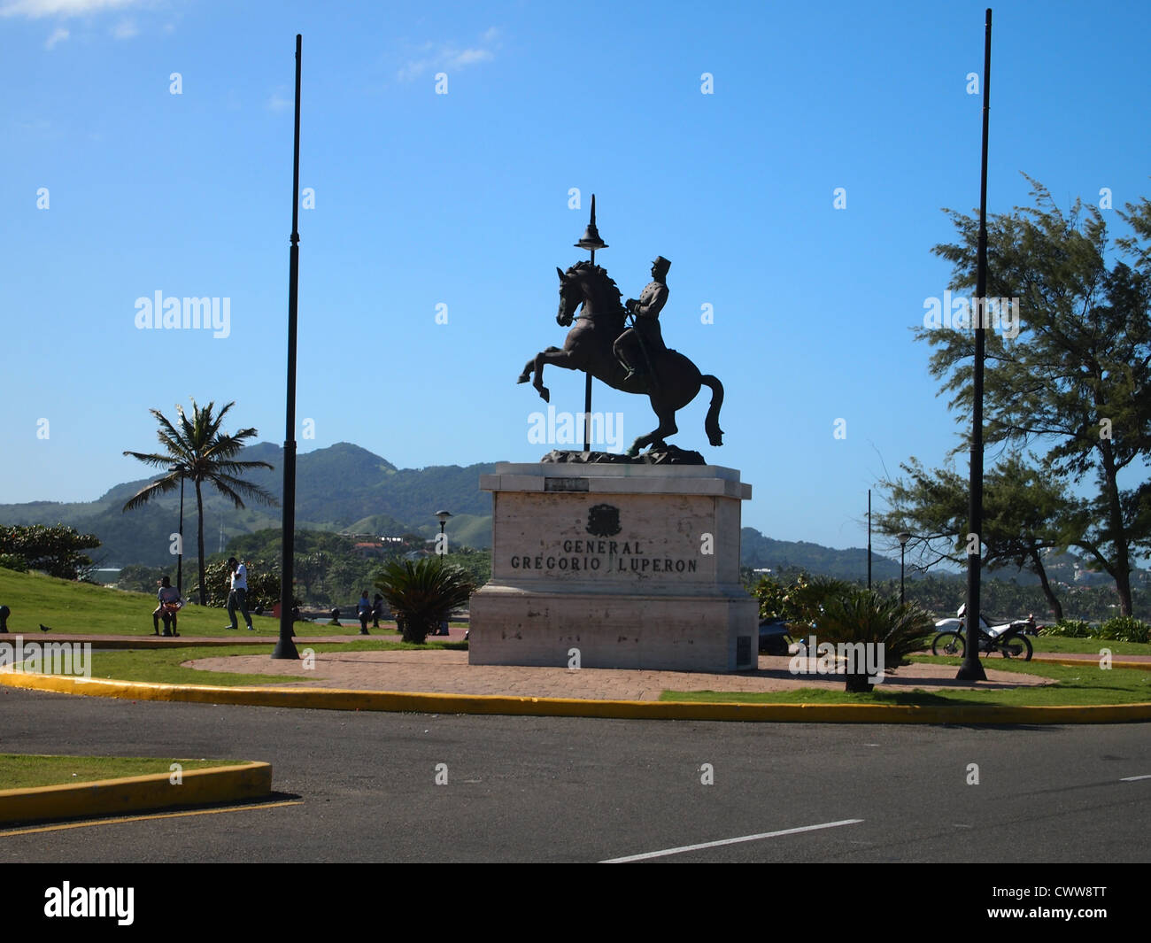 A statue in a roundabout Stock Photo - Alamy