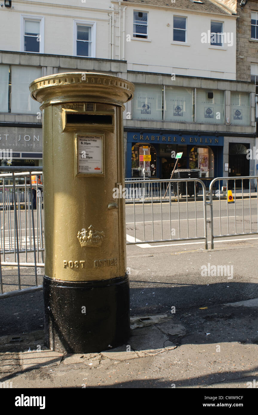 Gold post box commemorative hi-res stock photography and images - Alamy