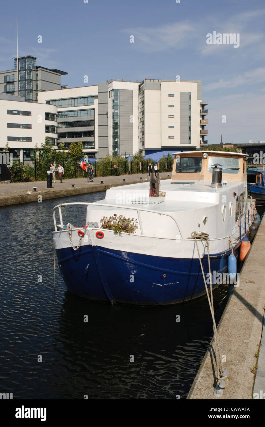 Architectural mooring hi-res stock photography and images - Alamy